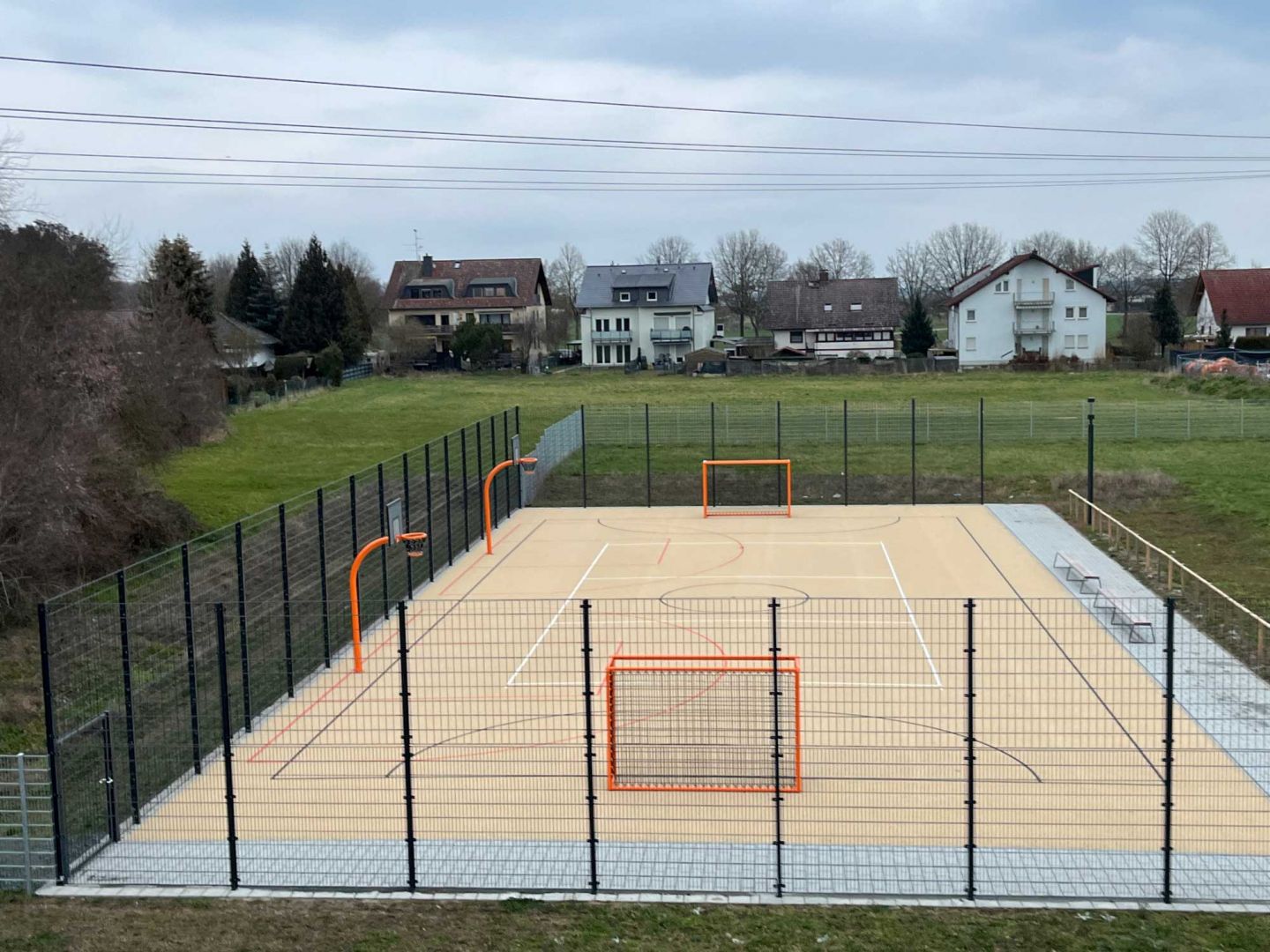 Unser neuer Bolzplatz ist eröffnet - Schule auf der Aue